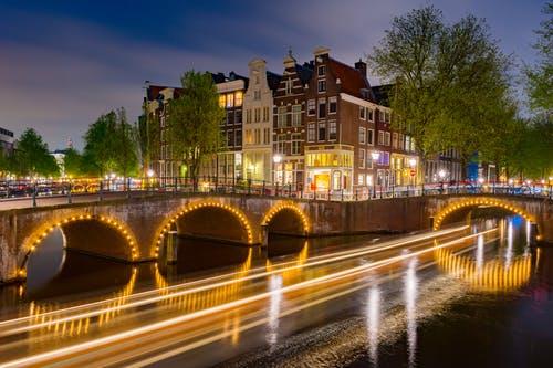 Pont De Lumiere